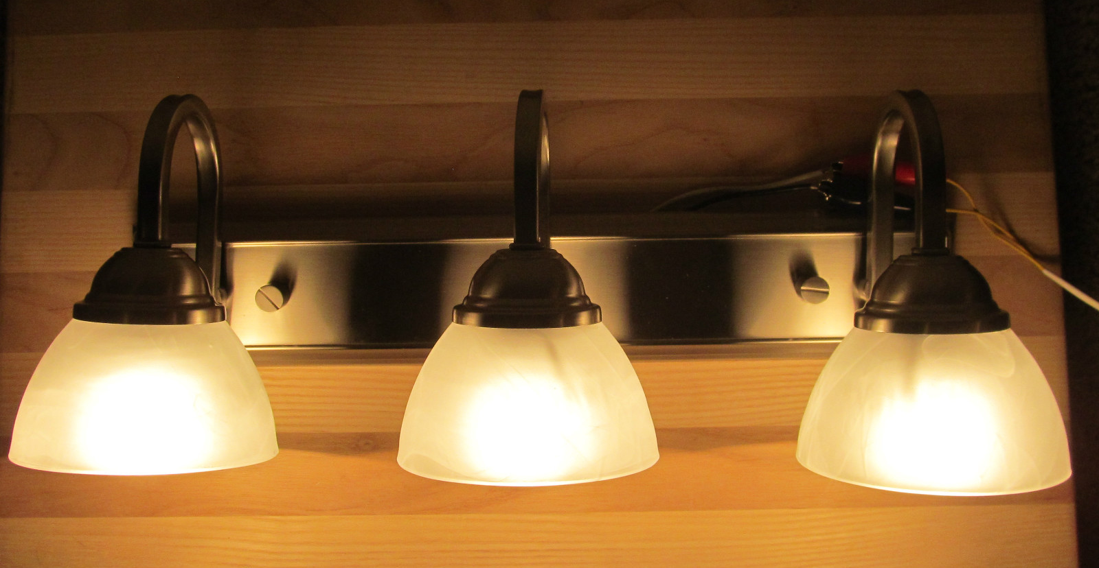 12V Nickel Vanity Light 3 Curve Arm White Alabaster Swirl Glass | China Warranty