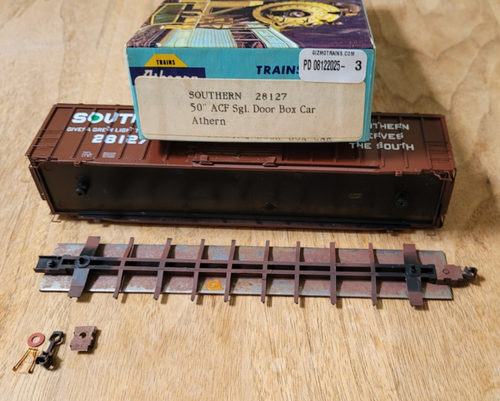 HO Scale SOUTHERN RAILWAY 50' Boxcar KIT "Green Dot" | eBay
