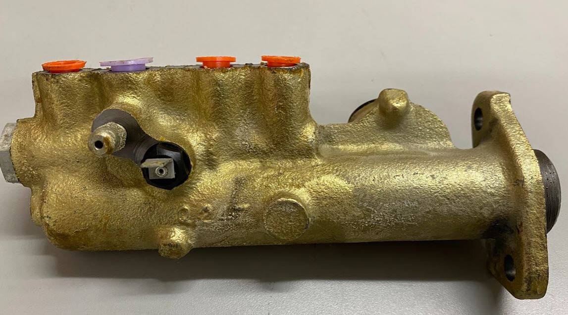 AP Lockheed Brake Master Cylinder - 25-08504 / P8878 - Fits Renault ...