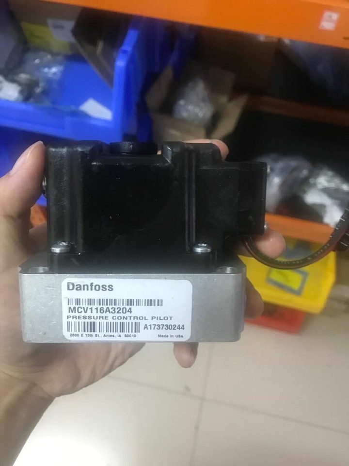 DANFOSS CONTROL VALVE MCV116A3204 NEW ORIGINAL EXPEDITED SHIPPING | eBay
