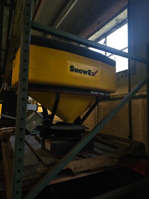 SnowEx MINI PRO SP-575X 5.75 CU FT Tailgate Salt Spreader | eBay