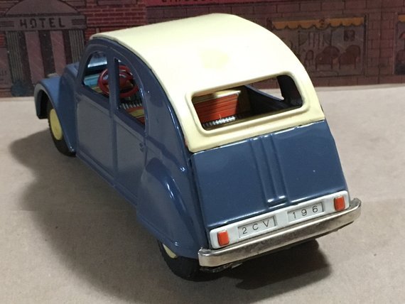 VINTAGE TIN FRICTION TOY CAR~CITROEN 2CV~LARGE 8.25"~DAIYA JAPAN TIN ...