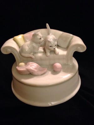 Revoling Music Box, Kittens Music Box (It's a small world) | eBay