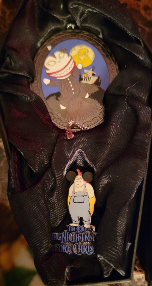 DLR - Haunted Mansion Holiday 4 PINS + 4 ORNAMENTS 2004 HAUNTED MANSION ...