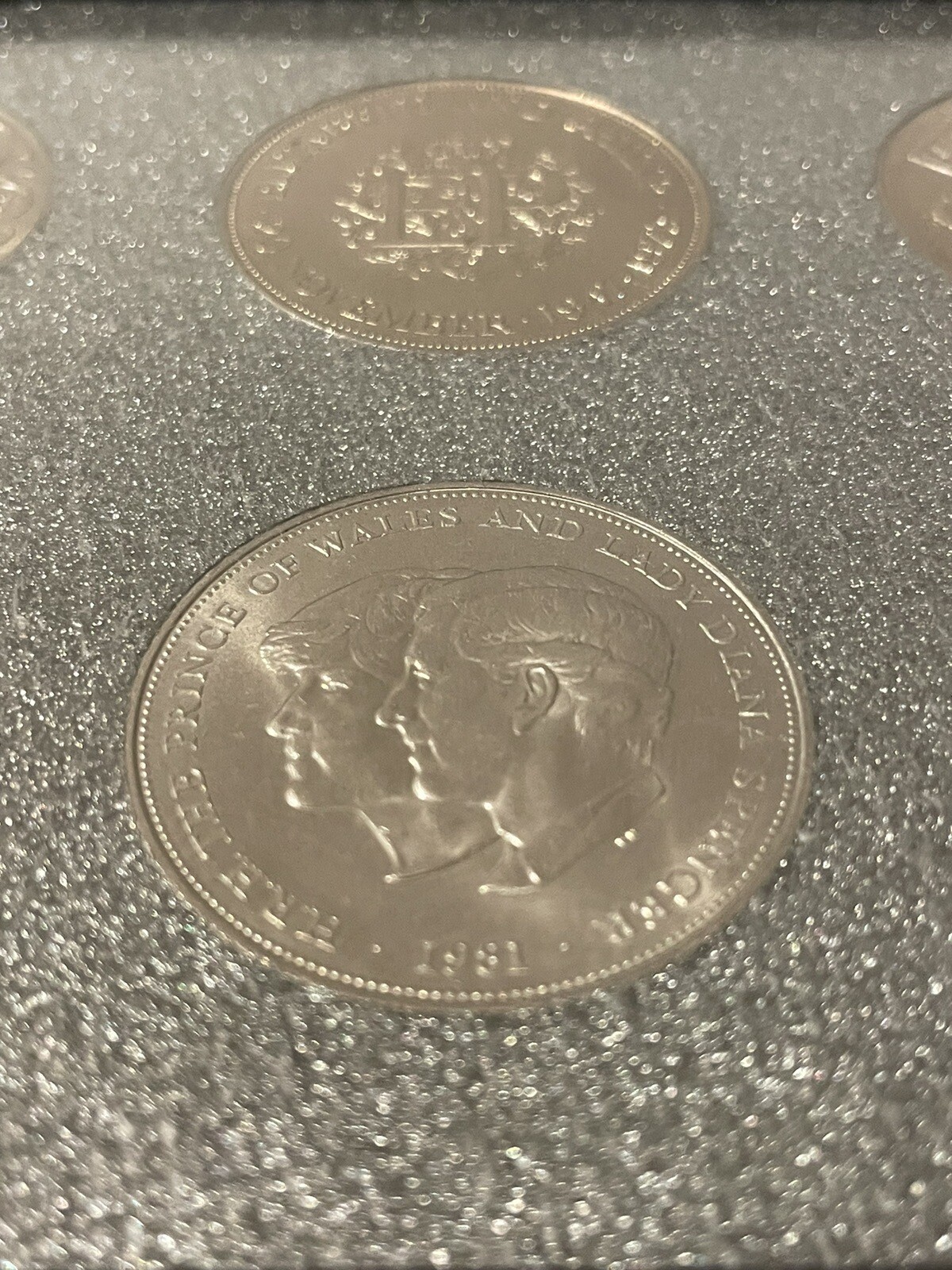 Display Frame For £5 Coin Crown Or 1oz Silver Coins 6 Inserts | eBay UK