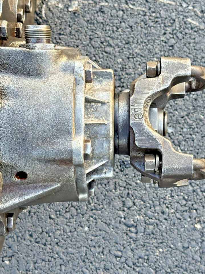 GM CHEVY NP205 TRANSFER CASE ROUND BOLT PATTERN / NEW PROCESS 205 / 4x4 ...