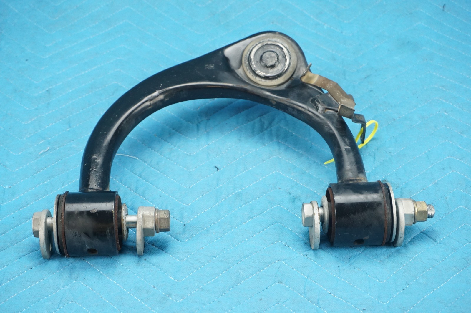 Lexus LX470 Front Upper Control Arm w/ Adjusting Bolts Passenger's 2000 ...