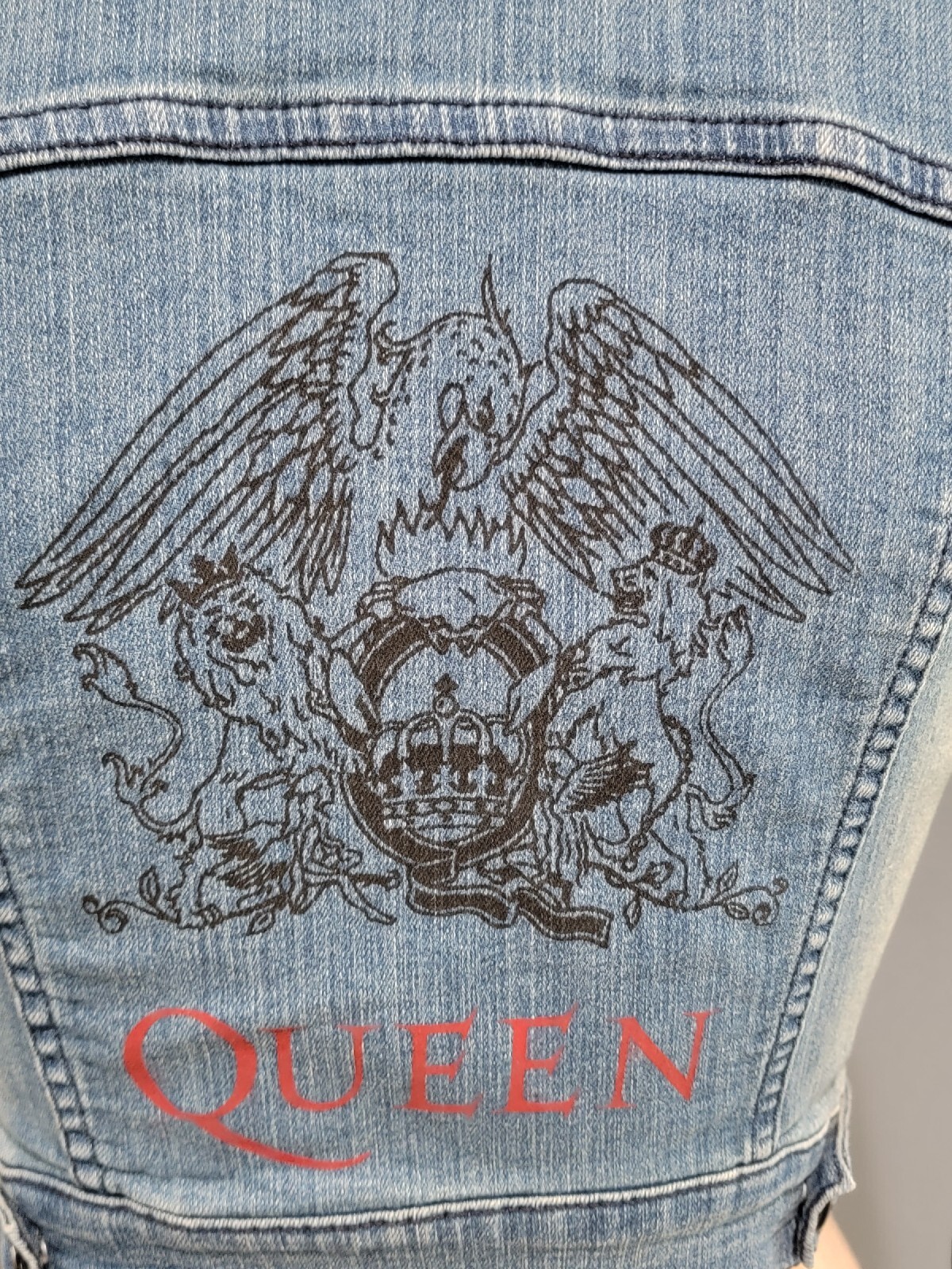 QUEEN Official Merchandise Cropped Stretch Denim Hood… - Gem