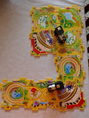 Puzzle Track Set~Lot of 8 Plastic Puzzle Pieces With Two Working Trains ...