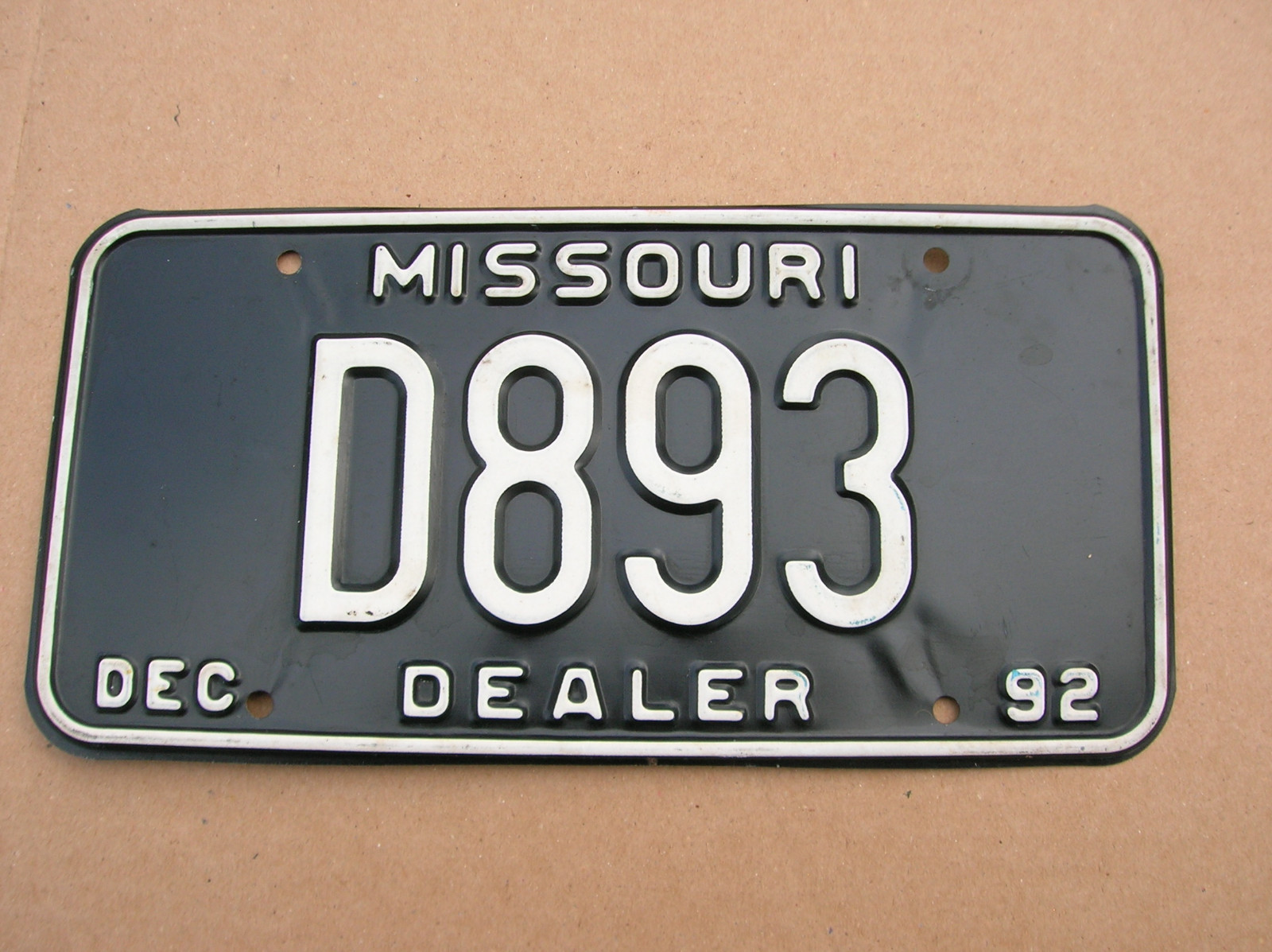 *1-Vintage 1992 Missouri Dealer license plate in very good cnd.Light ...