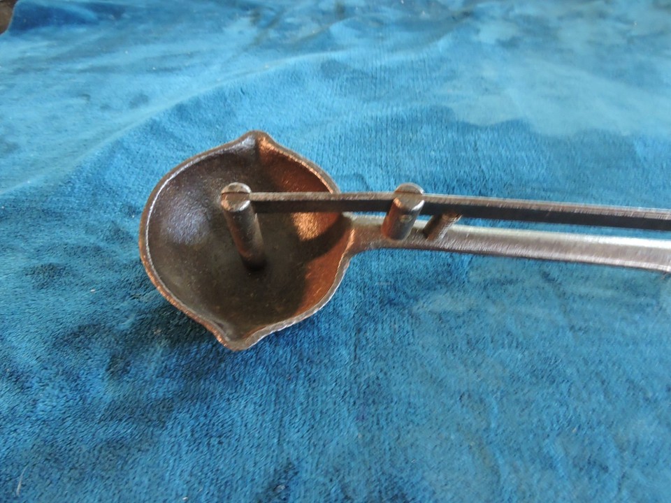 Vintage Cast Iron Lead Smelting Ladle Double Pour. | eBay
