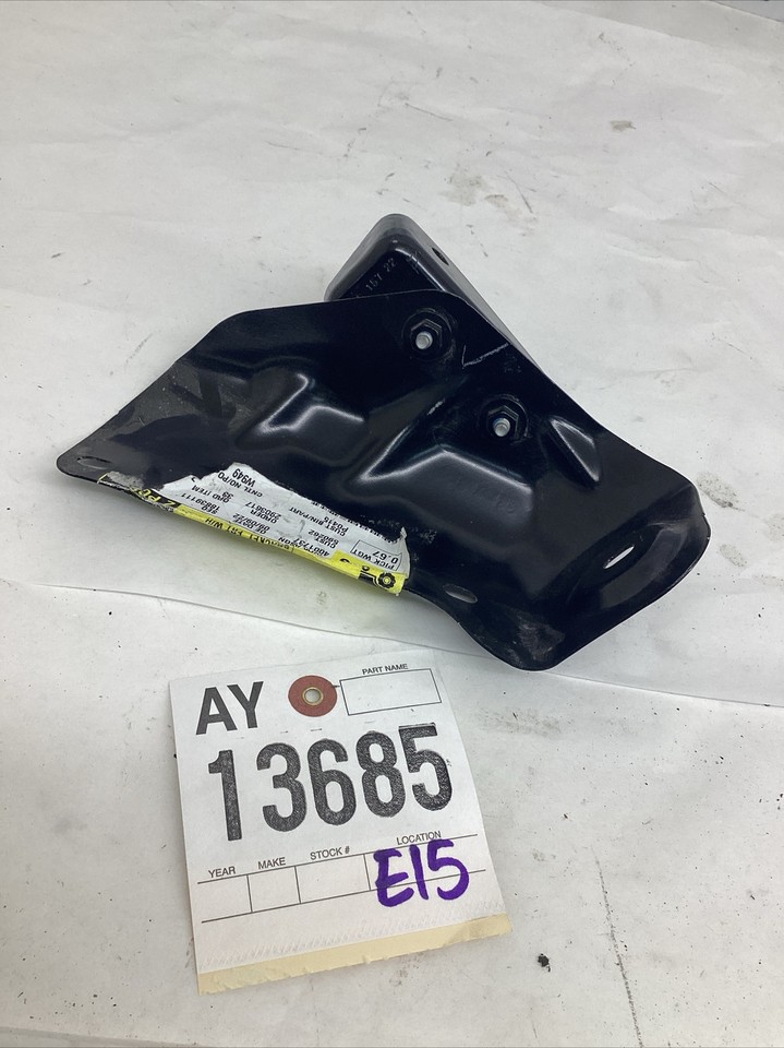 Genuine GM Front Driver Side Wheelhouse Panel Bracket 84796371 | eBay
