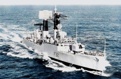 ROYAL NAVY TYPE 61 FRIGATE HMS SALISBURY IN DECEMBER 1974 | eBay UK