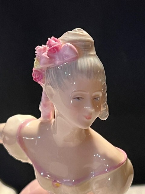 VINTAGE 1970 ROYAL DOULTON "NINETTE"HN 2379 YELLOW/PINK DRESS FIGURINE ...