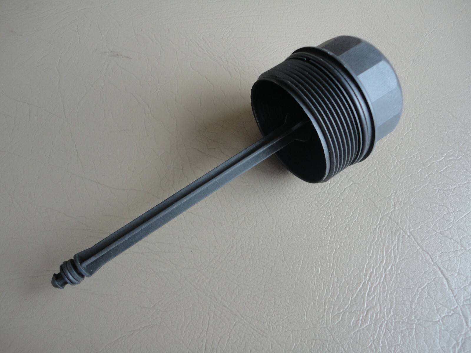 VW VOLKSWAGEN TDI ENGINE OIL FILTER CAP ALH BEW BHW GOLF JETTA 038 115 ...