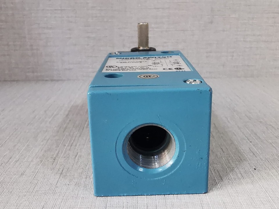 HONEYWELL LSM7N MICRO SWITCH 600VAC - NEW WITHOUT BOX | eBay