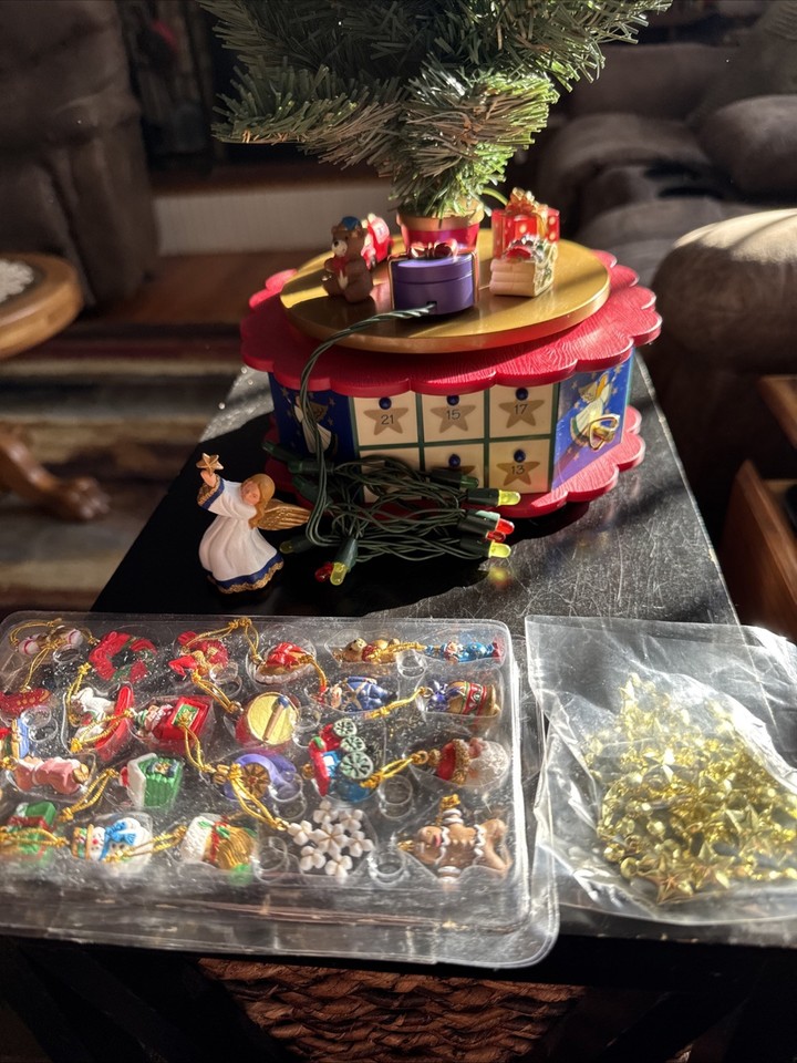 1996 Avon Christmas Is Coming Musical Advent Christmas Tree Calendar ...