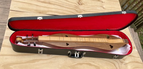 Mountain Dulcimer String Instrument w/ Carry Case and extras (Expertly ...