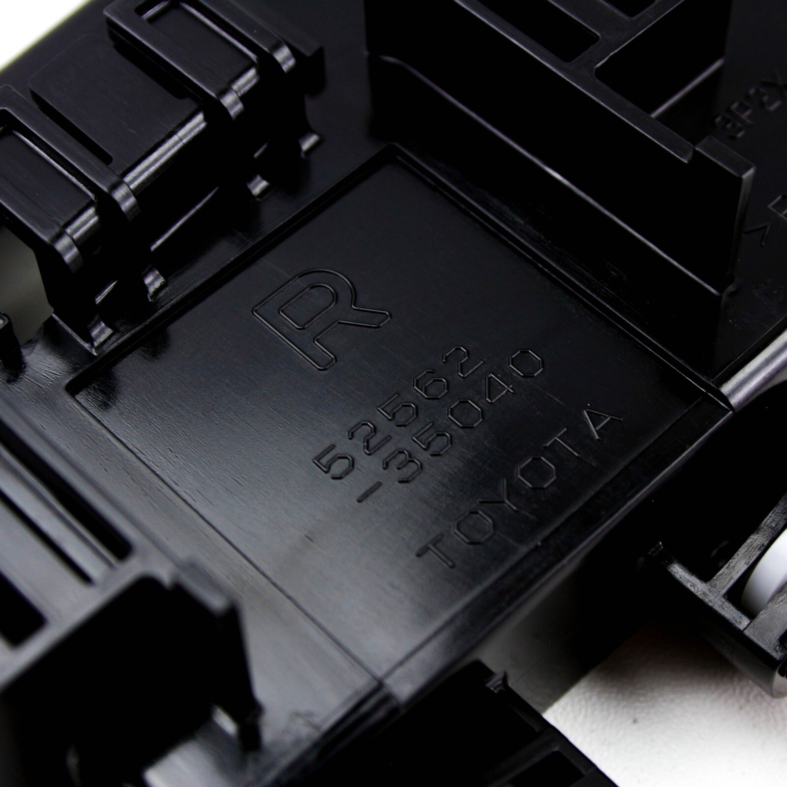 New Genuine Toyota 10-21 4Runner Passenger Side Rear Bumper Retainer ...