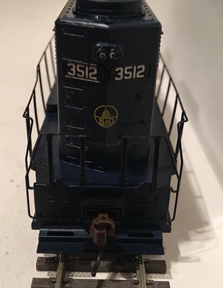 HO Athearn RTR 96040 Baltimore & Ohio GP35 Powered Diesel Locomotive B ...