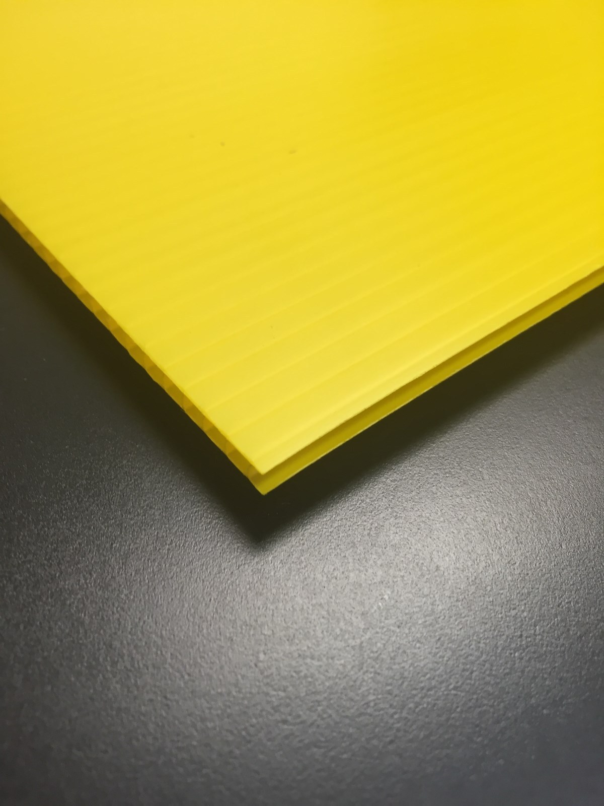 Coroplast 4mm 24" x 18" (65 Pack) Yellow Corrugated Plastic Sheets ...