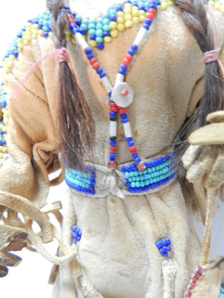 ANTIQUE VINTAGE PIKUNI BLACKFEET PLAINS INDIAN BEADED DOLL - LOTS OF ...