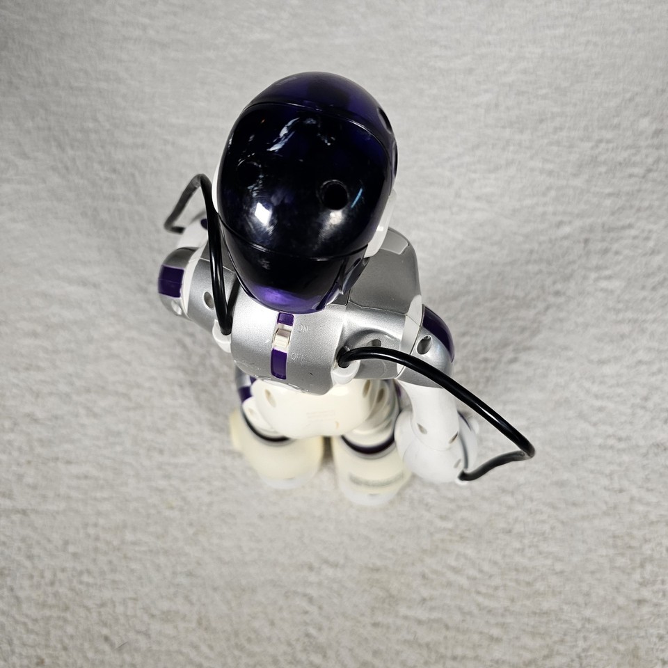 WOWWEE Femisapien Female Robot FULL SIZE 15” Model Programmable AI *NO ...