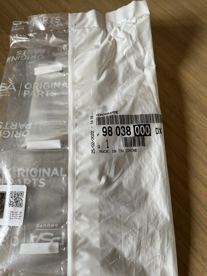 Genuine Brand New OEM Citroen C4 Rear Tailgate Badge 98038000DX | eBay