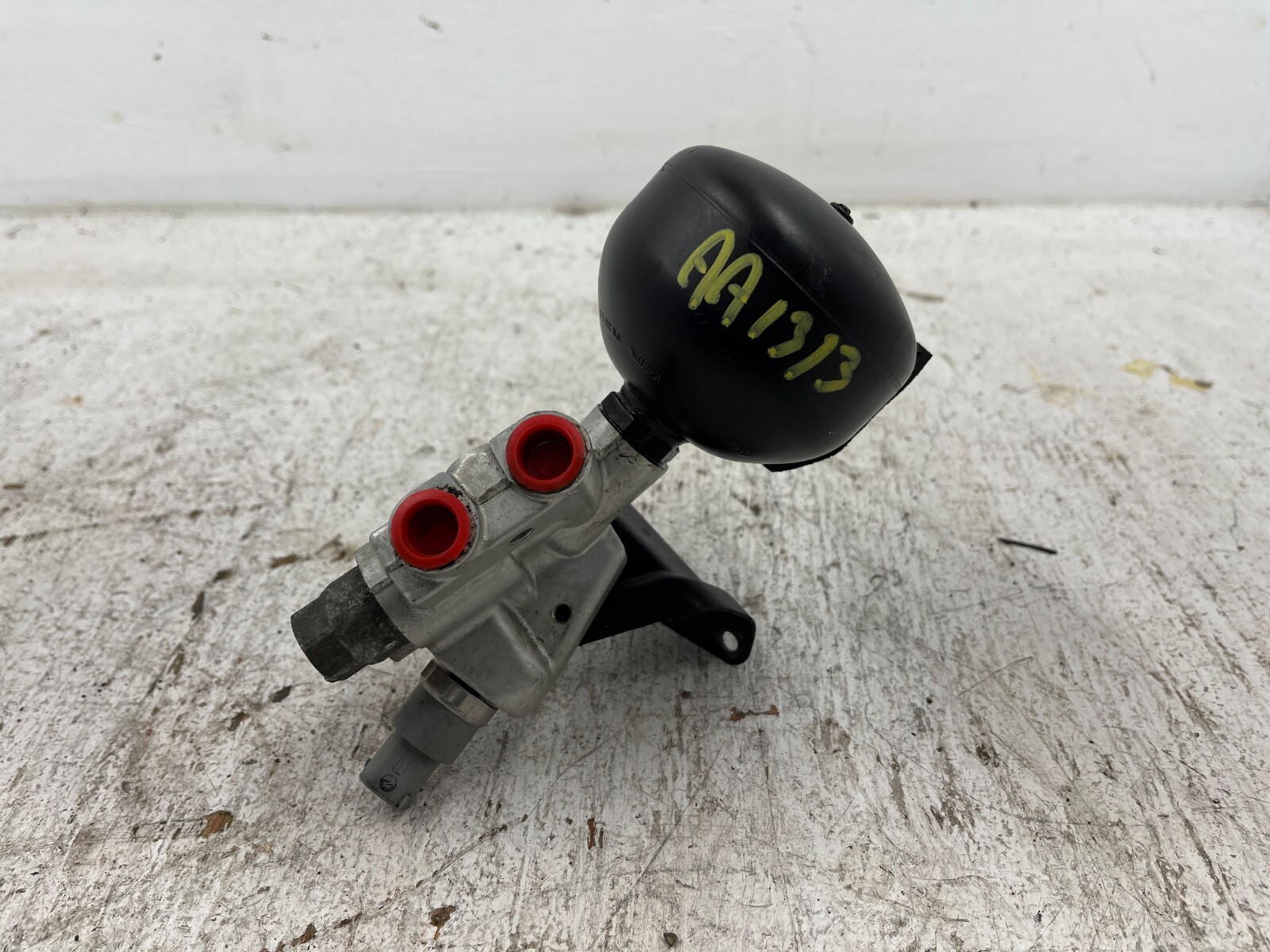 03-09 MERCEDES R230 SL500 SL55 AMG OEM ABC HYDRAULIC PRESSURE VALVE ...