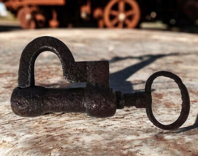 Antique 19th Century Hand Forged Screw Key P Lock Barrel Padlock Cast ...