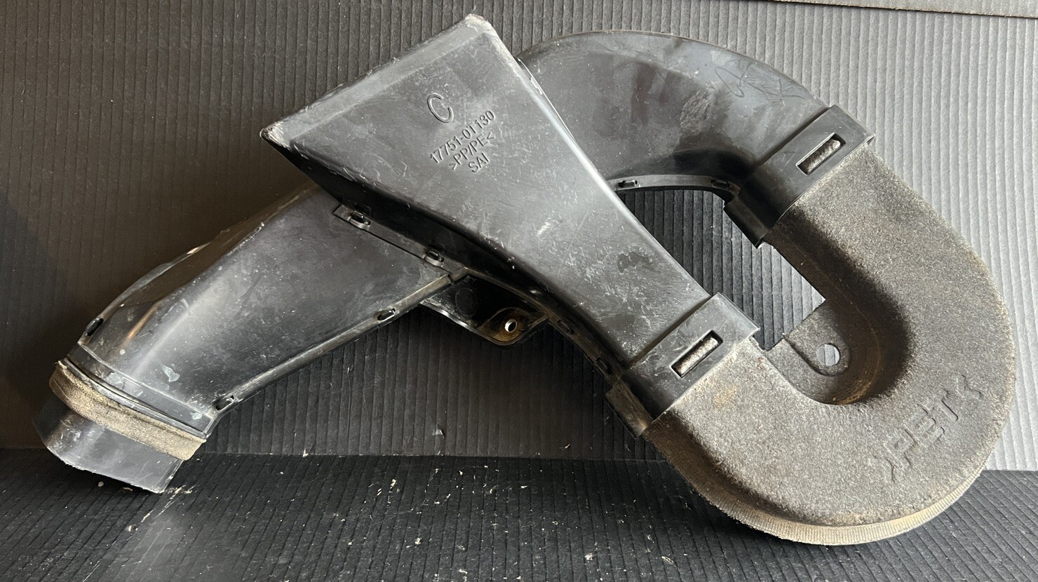 2014-2016 Toyota Corolla Engine Air Inlet Intake Tube Resonator OEM ...