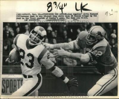 1971 Press Photo Ed Mooney Chases Football Carrier Alvin Haymond In ...