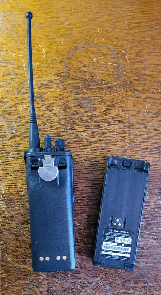 Motorola MTS 2000 FLASHport Portable Radio w/ 2 Batteries | eBay