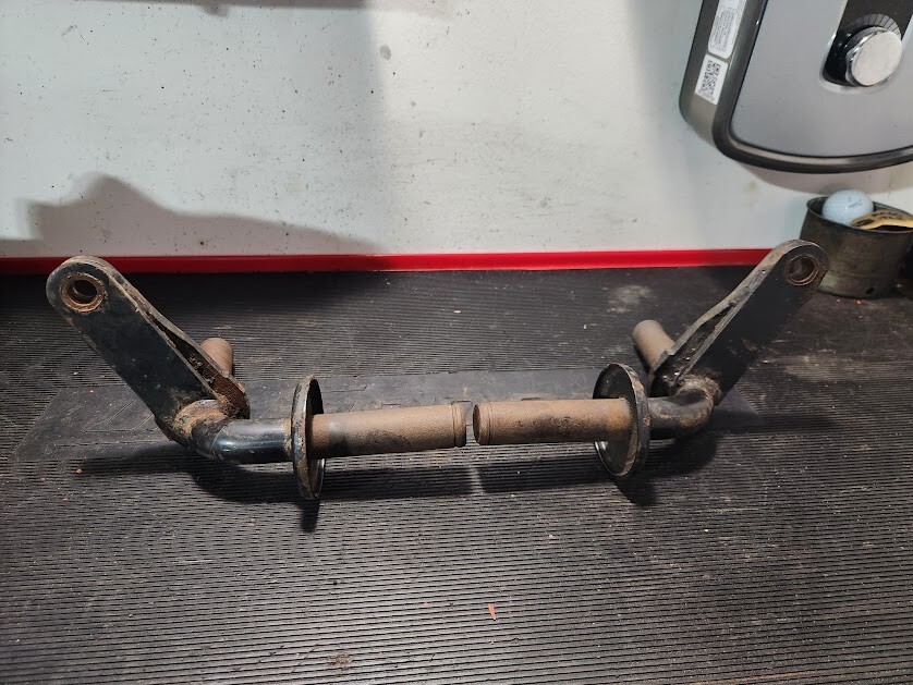 John Deere F710 Front Wheel Spindles OEM F725 345 320 285 AM105265 ...