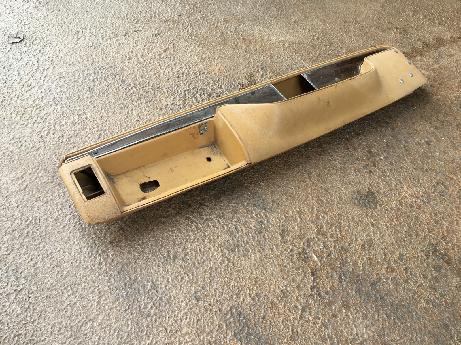 Cuda Console & Woodgrain Overlay Challenger 1970 - 1974 Gold Automatic ...