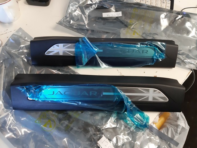 Genuine Jaguar XE Front Union Jack Tread Plate Set - T4n7509 for sale ...