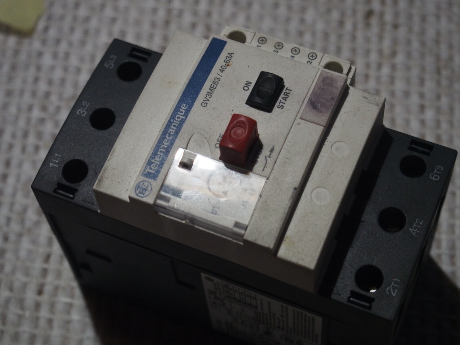 Protection thermique TELEMECANIQUE GV3ME63 40/63A + auxiliaire GV3A01 ...