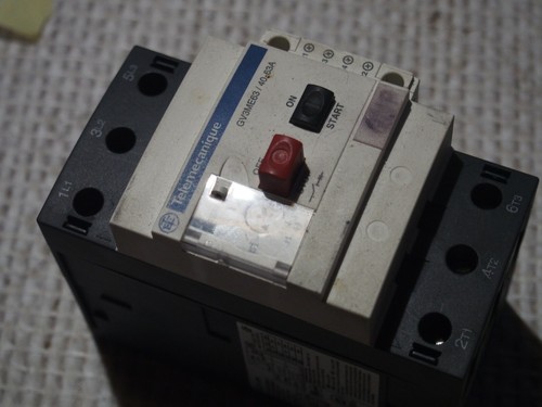 Protection thermique TELEMECANIQUE GV3ME63 40/63A + auxiliaire GV3A01 ...