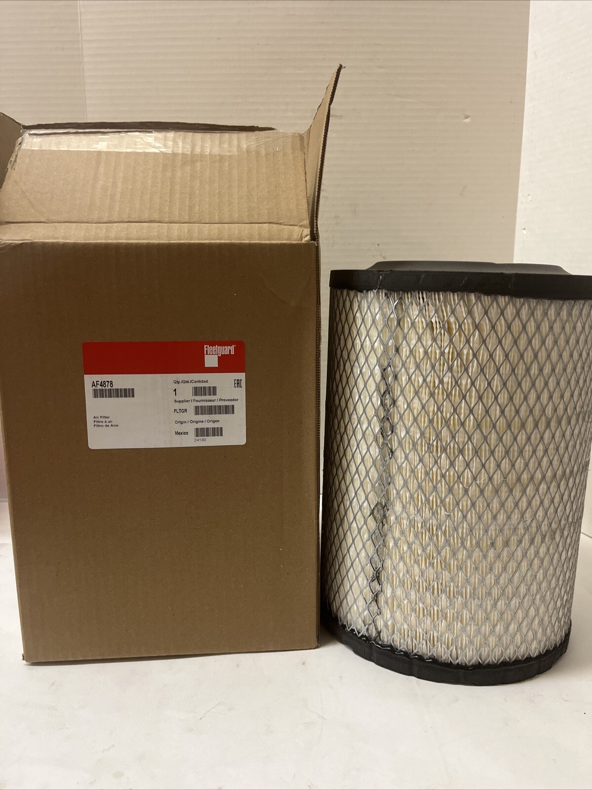 FLEETGUARD AF26268 - Air filter cross reference