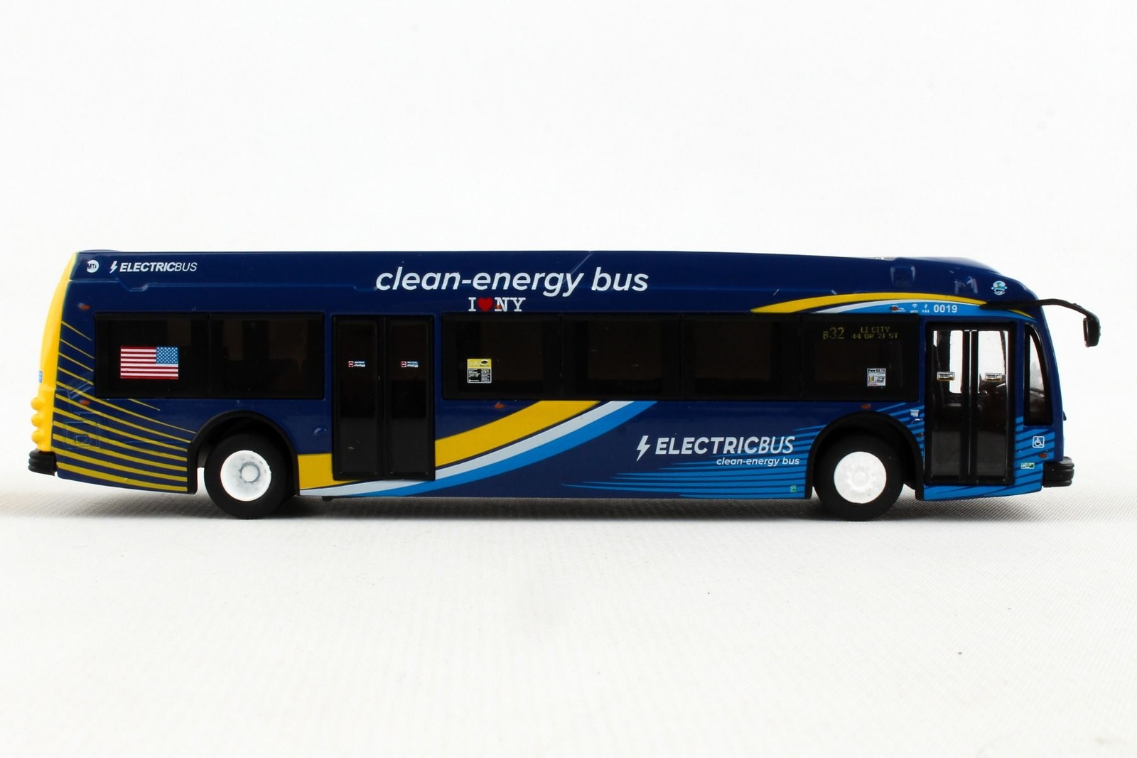 MTA New York City Transit model bus Proterra Electric 1/87 Scale Daron ...
