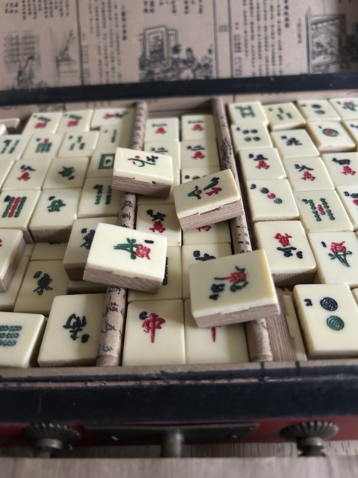 Mahjong Game with English Manual. Beautiful set with bamboo & ivory ...