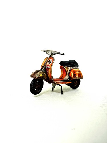 DIECAST CUSTOM RUSTY MAISTO VESPA 50 SPECIAL 1969 BROWN 1:18 | eBay