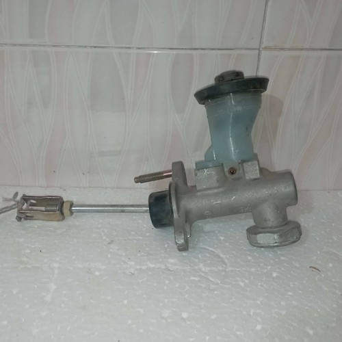 NOS Toyota Land Cruiser GRJ76 series Clutch Master Cylinder Assy 31410 ...