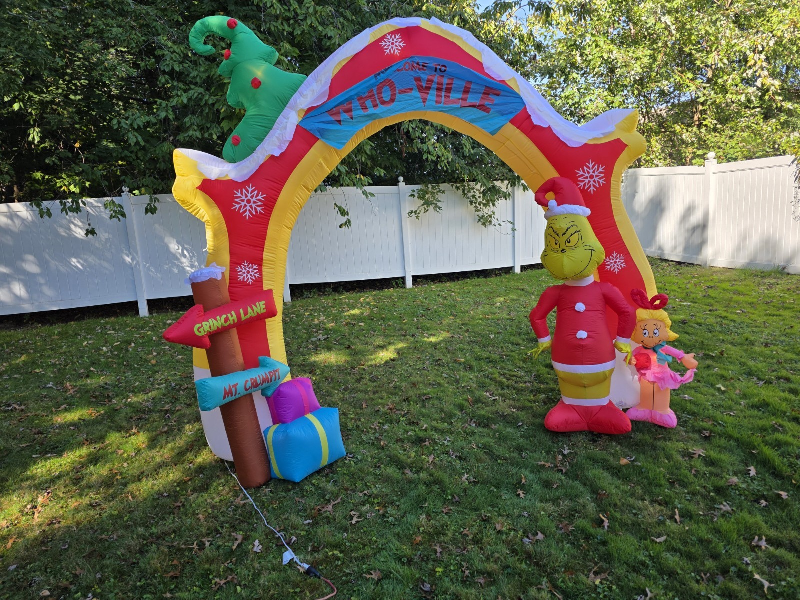 Grinch Dr Seuss's 11 ft Lighted The Grinch Christmas Inflatable Arch ...