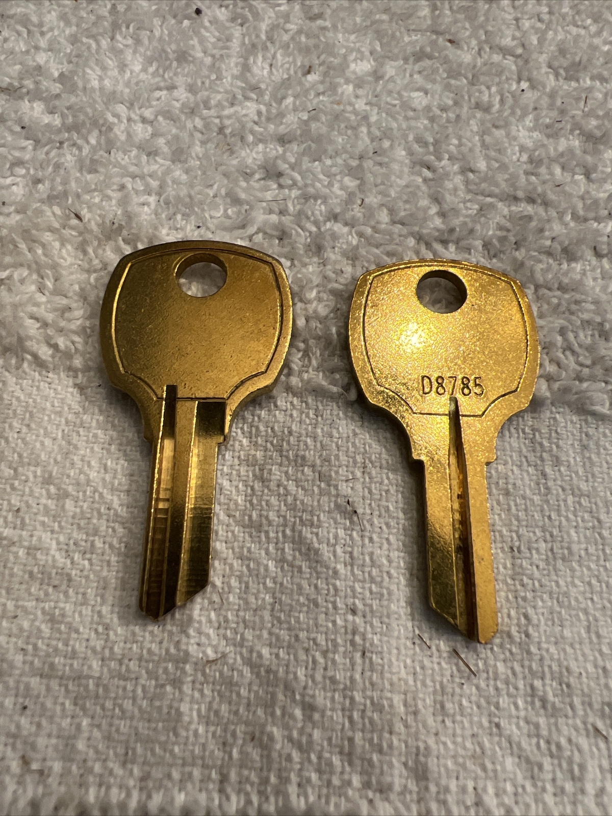 Lot of 2 New Key Blank Ilco 1069N Desk Furniture EZ RO3 Uncut Locksmith ...