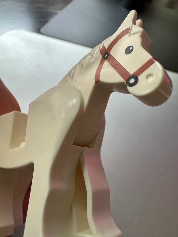 White Horse w Moveable Head from 6010 LEGO Lion Knights Supply Wagon ...