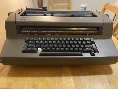 Typewriters & Word Processors - Correction Electric Typewriter