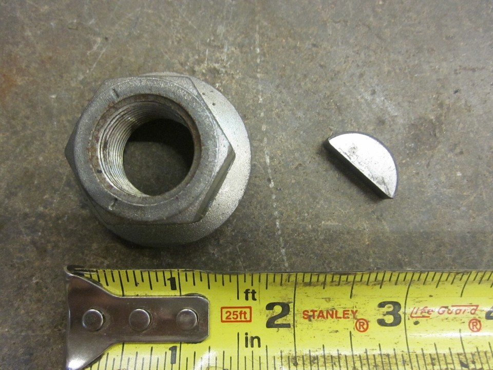 Briggs & Stratton Vanguard 20 hp Vertical Engine Crankshaft Nut & Key ...