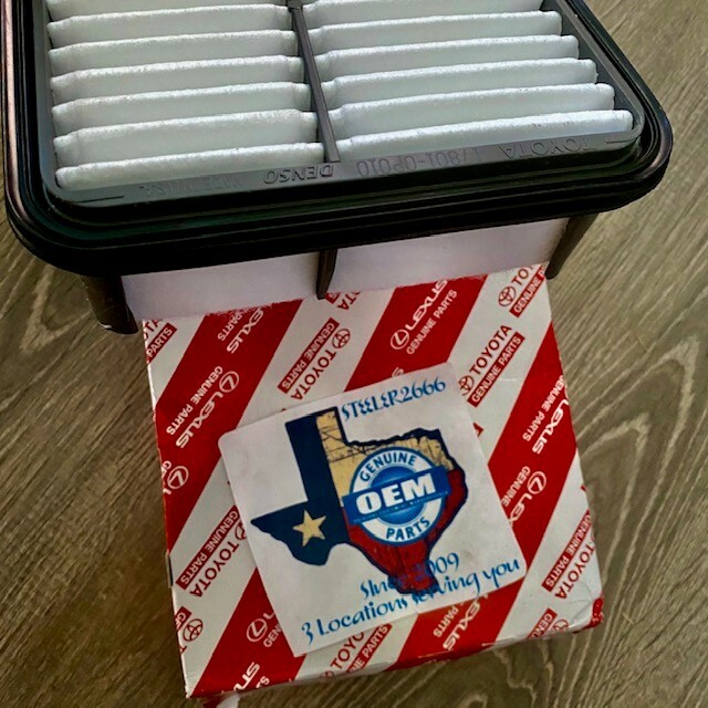 (1) GENUINE OEM TOYOTA AIR FILTER 17801-0P010 FJ CRUISER TACOMA TUNDRA ...