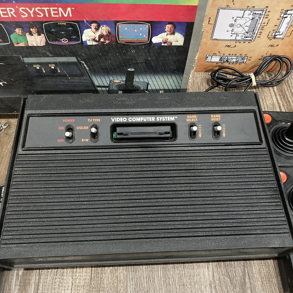 Atari 2600 Console Video Computer System & 2 Joystick Controllers CX-2600 - CIB | eBay